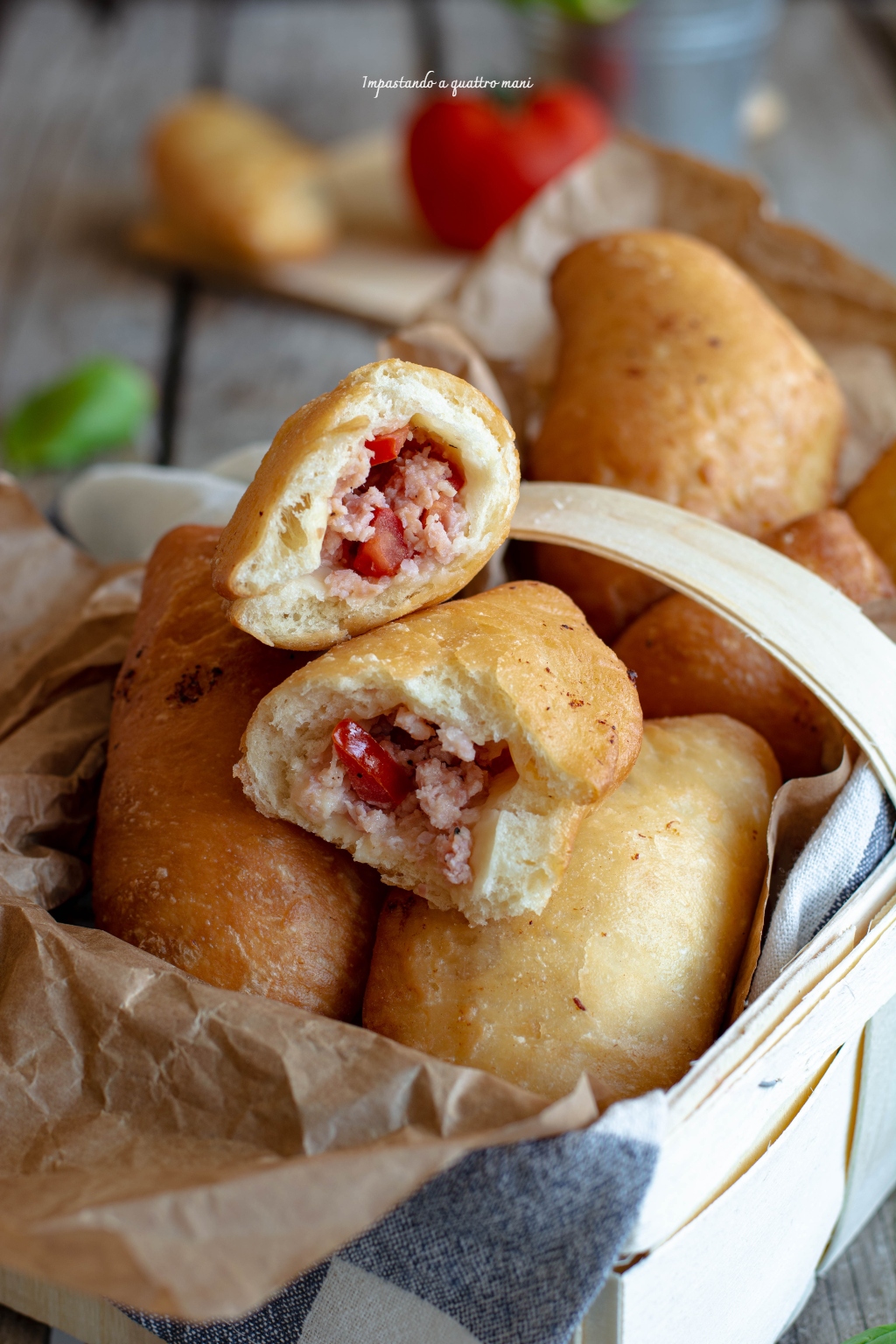 Calzoni della rosticceria siciliana | Impastando a quattro mani