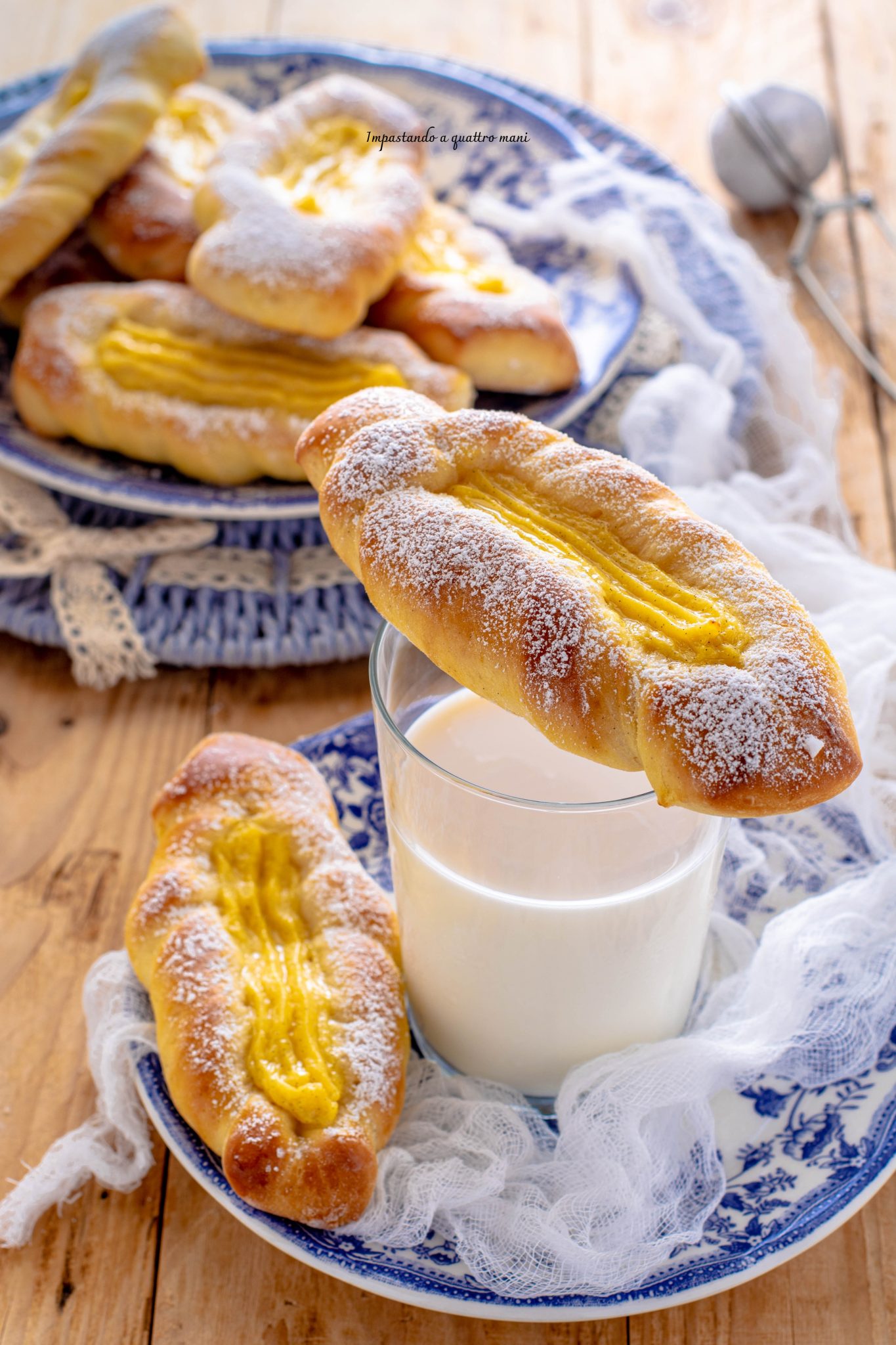 Trecce brioche alla crema | Impastando a quattro mani