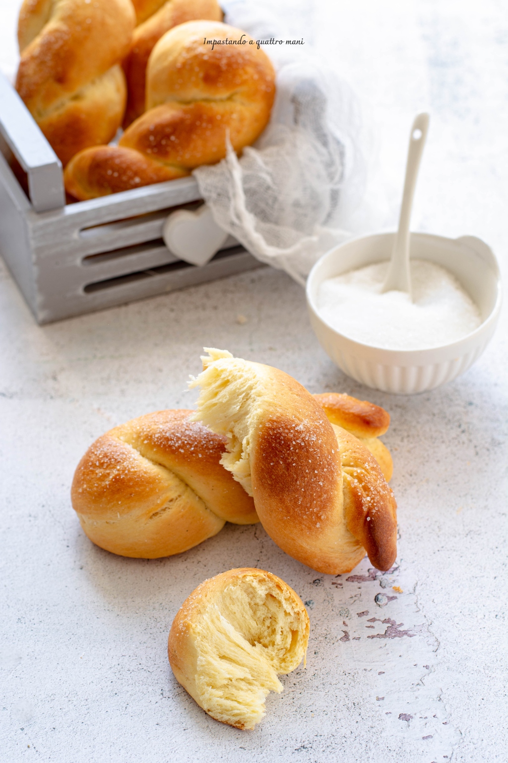 Treccine brioche | Impastando a quattro mani